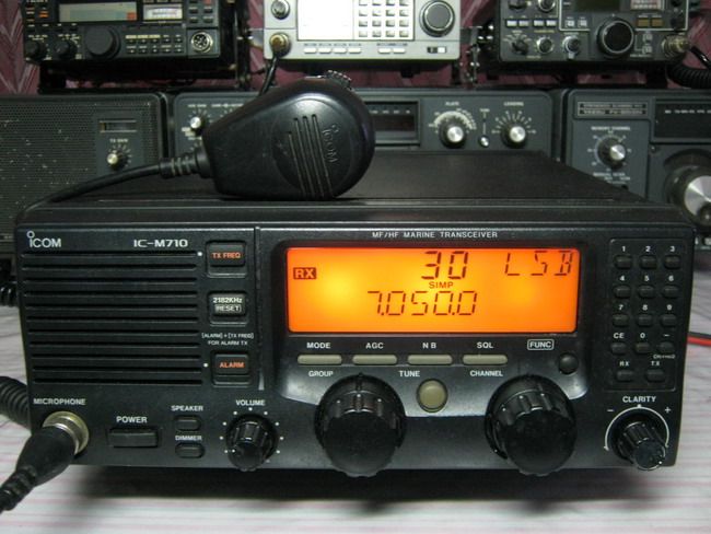 MEDAN RADIO: Icom M-710