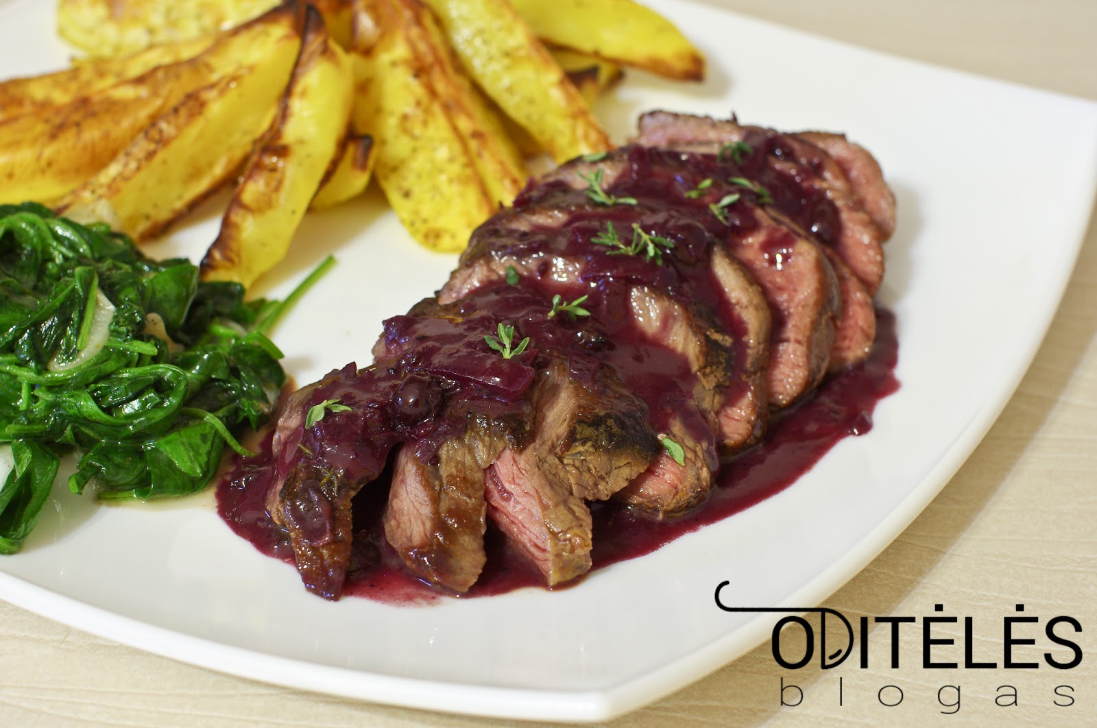 Oditėlės blogas: JAUTIENOS STEIKAS SU RAUDONOJO VYNO PADAŽU