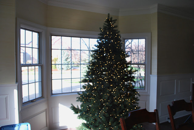 Sweet Chaos Home: My Colonial Christmas Tree
