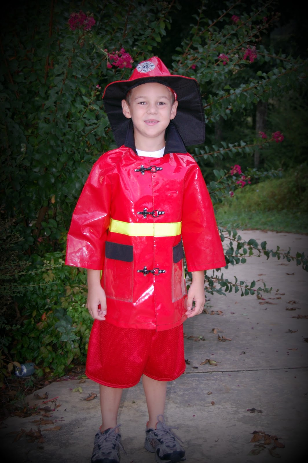 Snips of Snails And Puppy Dog Tails: Boys Play Dress-Up, Too