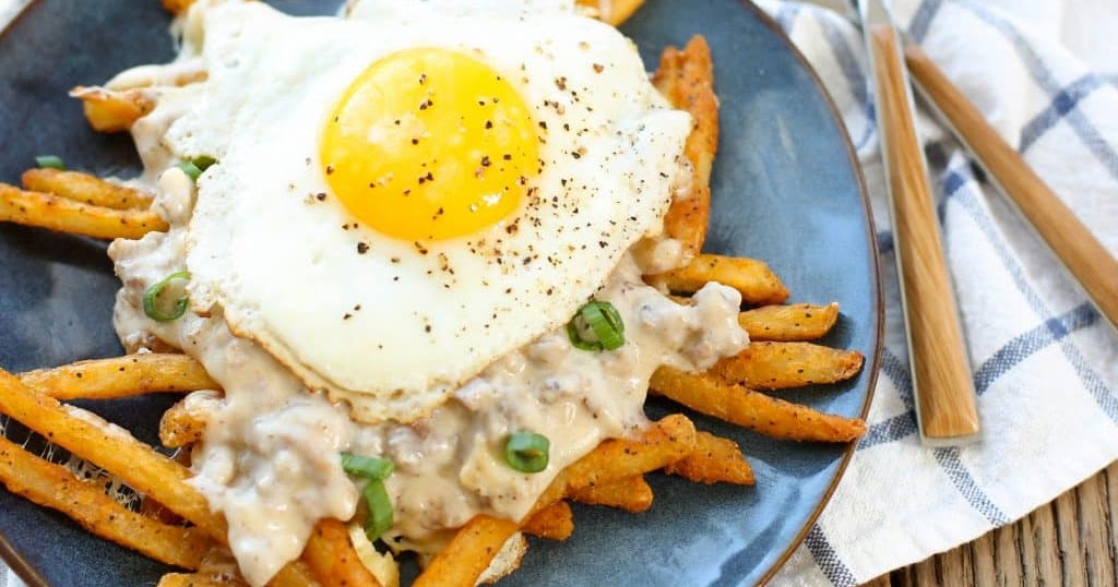 Breakfast Poutine - Food & Drink Recipes