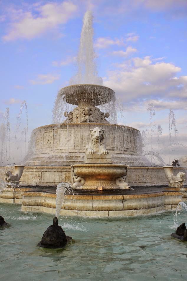 Michigan Exposures: The Scott Fountain is Actually a Fountain