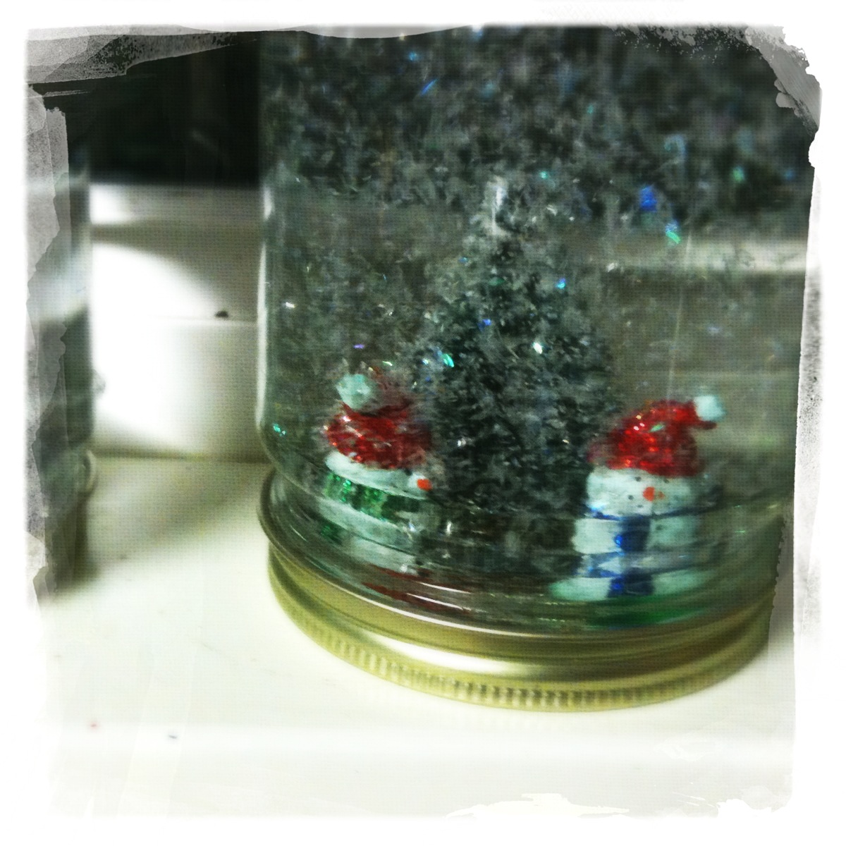 Circles Of Sunshine: Let It Snow! DiY Snow Globes