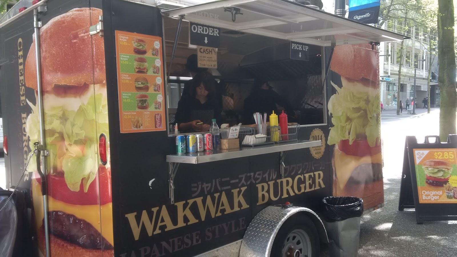 Vancouver Makan Club: Everyone Calls it The Two Eighty Five Burger