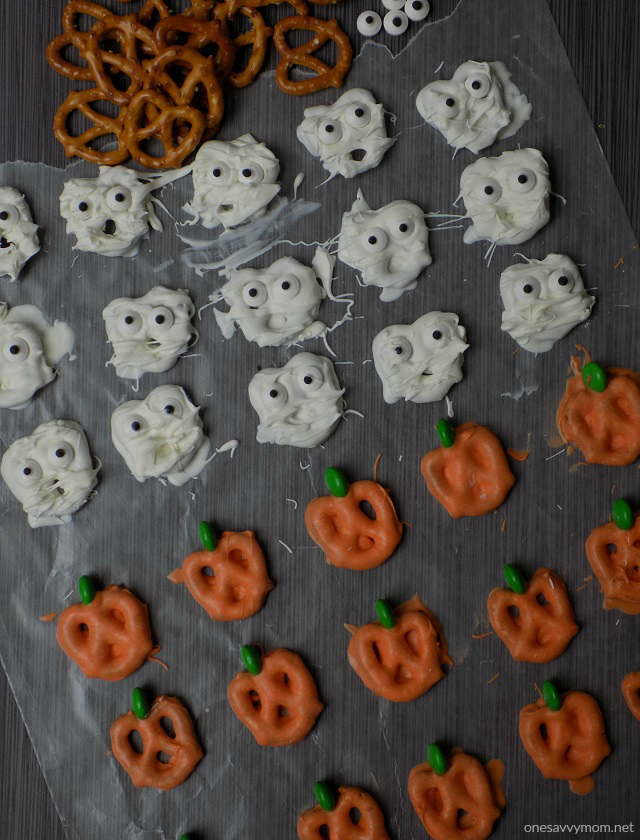 One Savvy Mom ™ Nyc Area Mom Blog Halloween Yogurt Covered Pretzels Recipe