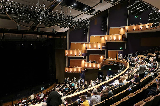 Los Angeles Theatres: Ahmanson Theatre