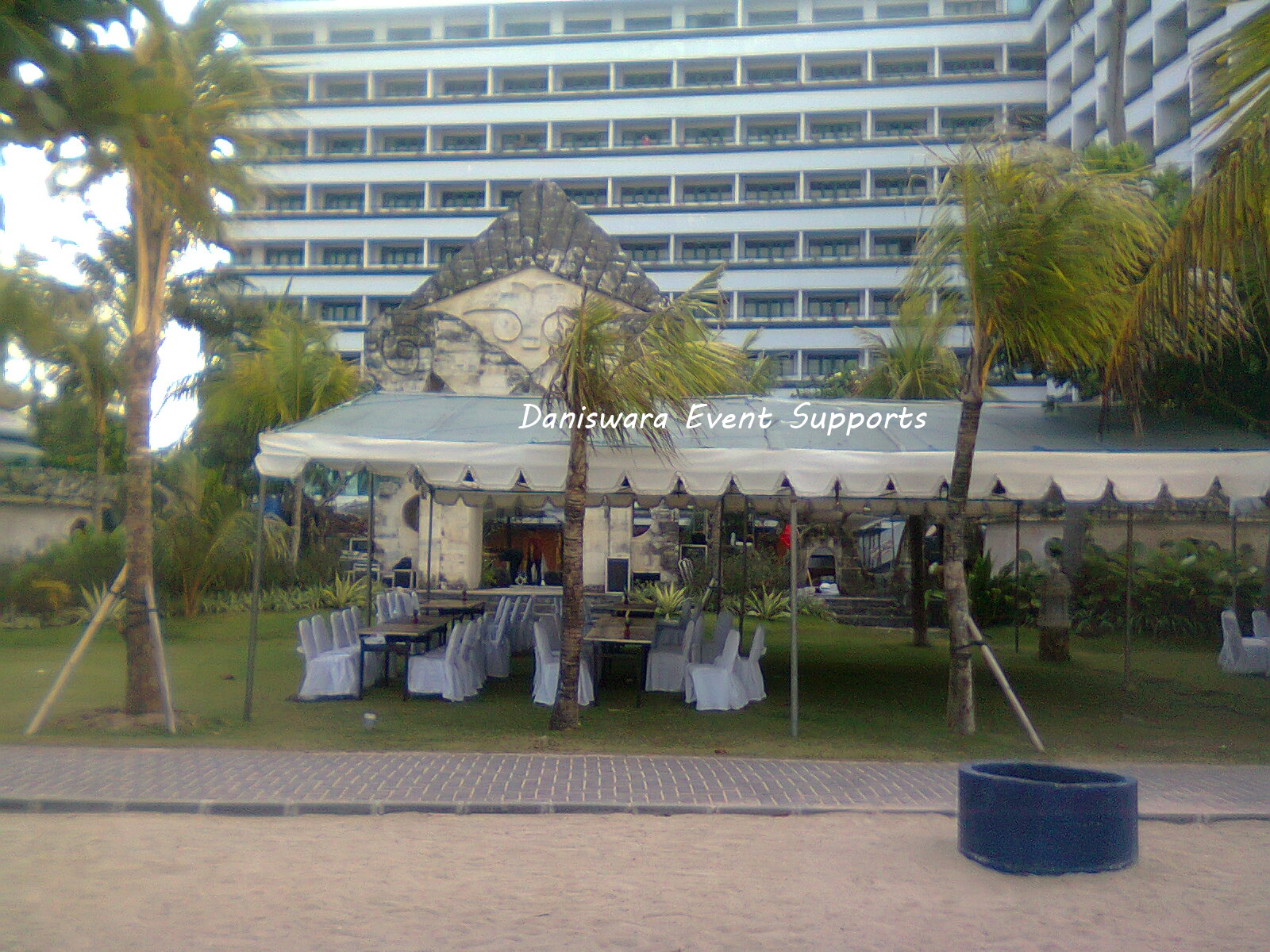 SEWA TENDA DAN PERALATAN PESTA DI BALI: TENDA