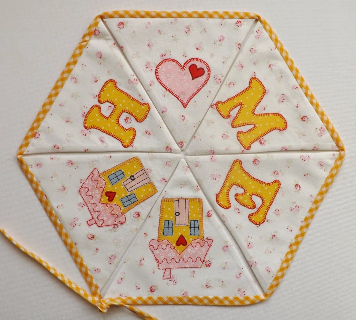 SewforSoul: Freestyle Machine Embroidery Home Bunting