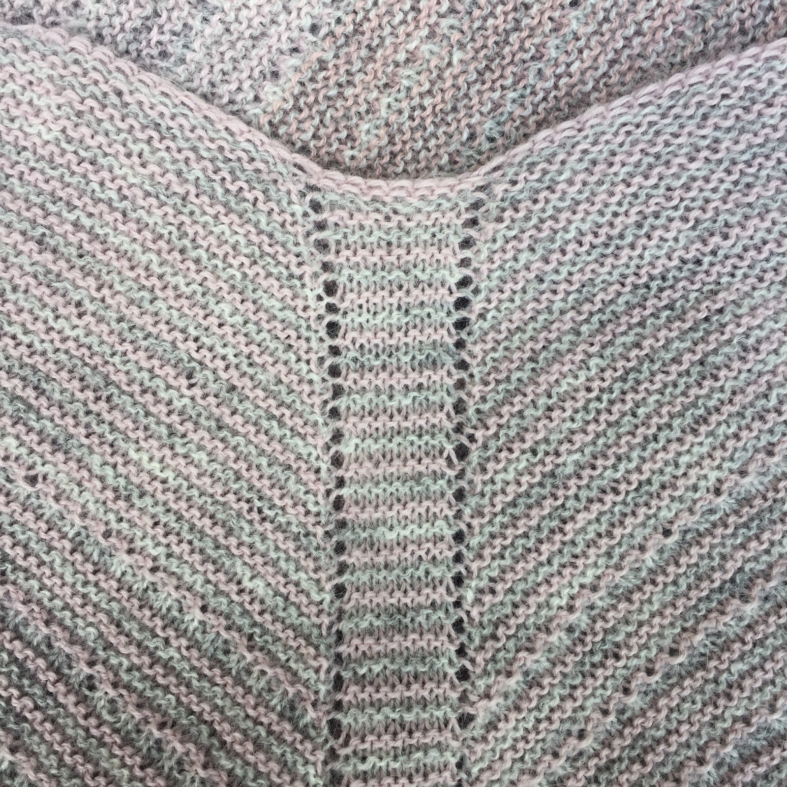 Mit Sjal - En gratis strikkeopskrift på et begyndervenligt sjal ...