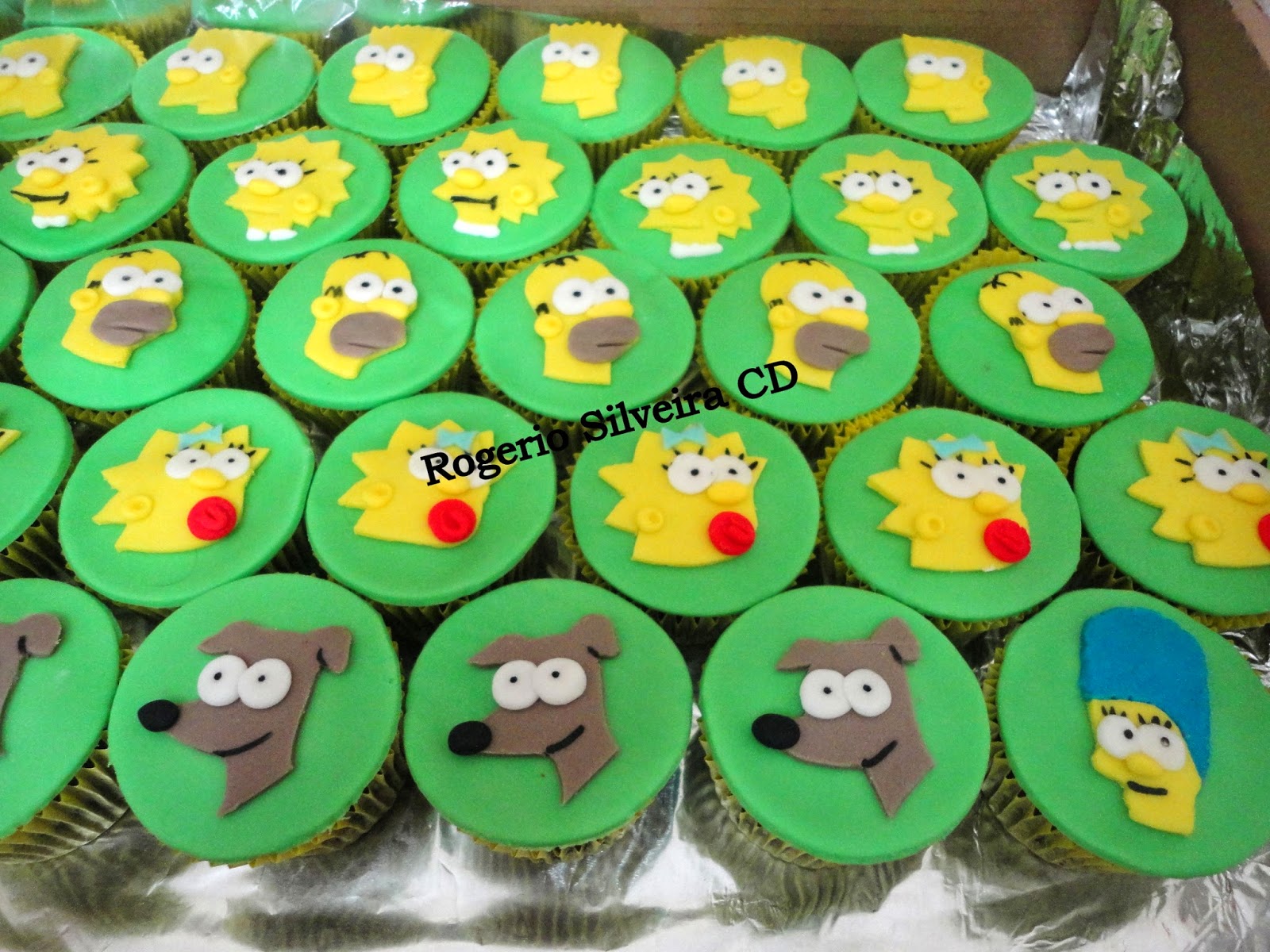 Rogerio Cake Designer: Cupcake Simpsons