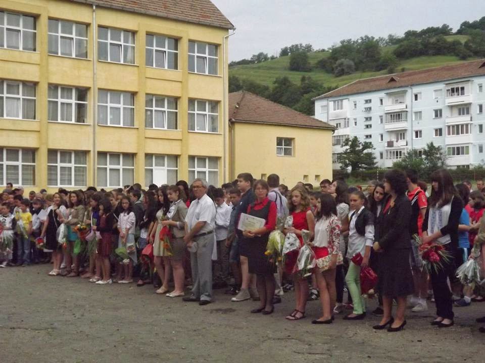 FOTO: Festivitate de PREMIERE la Școala Generală 7 Mediaș | MEDIAŞ ...