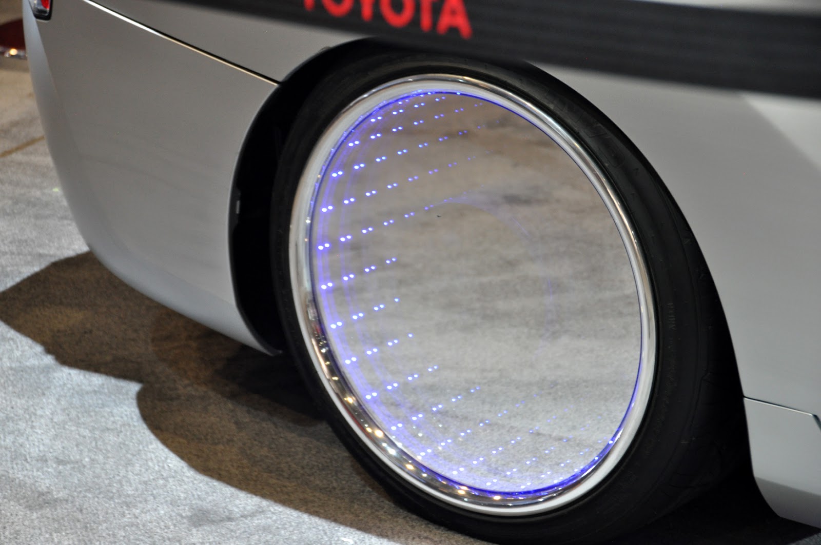 Just A Car Guy: I remember seeing something like this done with mirrors ...