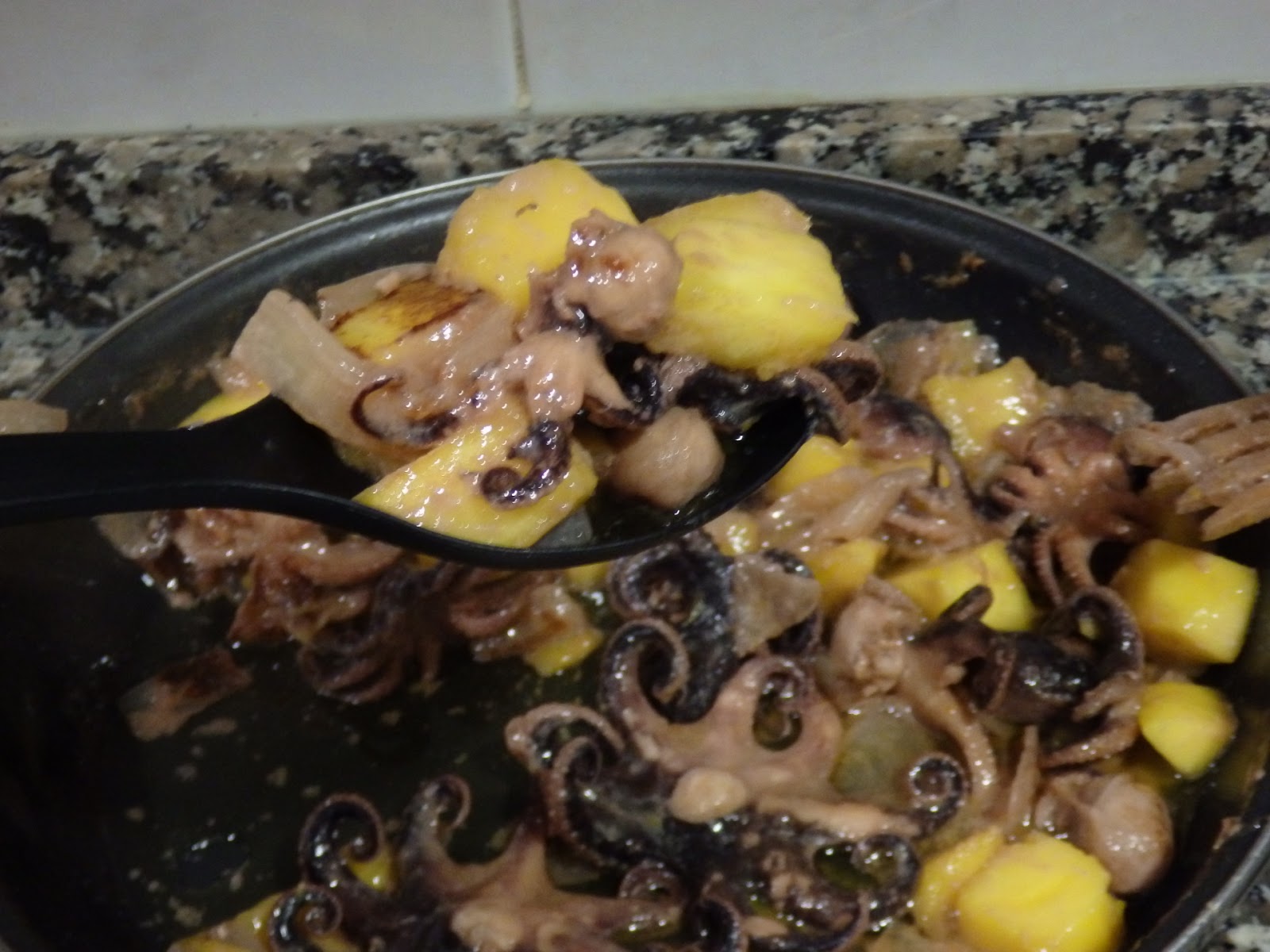 OSUKAA IS COOKING: PULPITOS CON MANGO / BABY OCTOPUS WITH MANGO