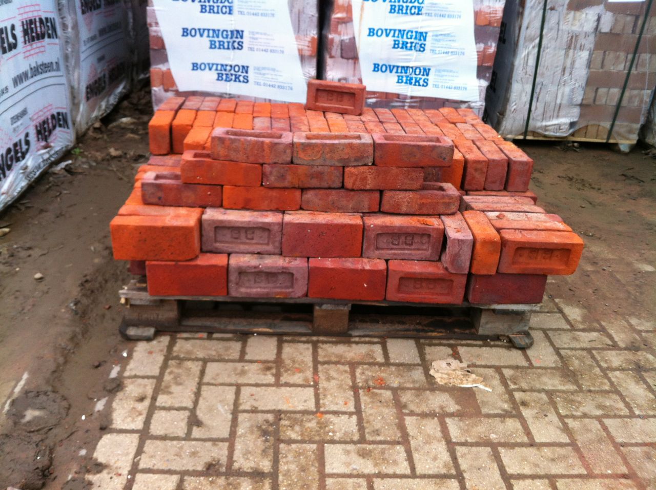 Brick mood board - what to choose for the back garden wall?