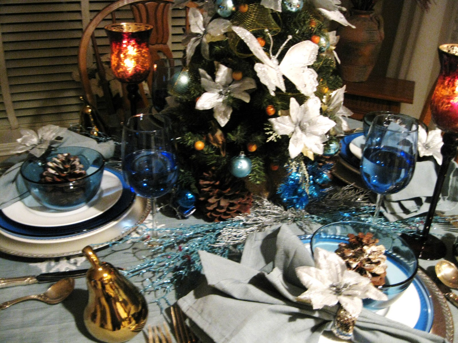 ~Tablescapes By Diane~: Christmas Tablescape In Blue.