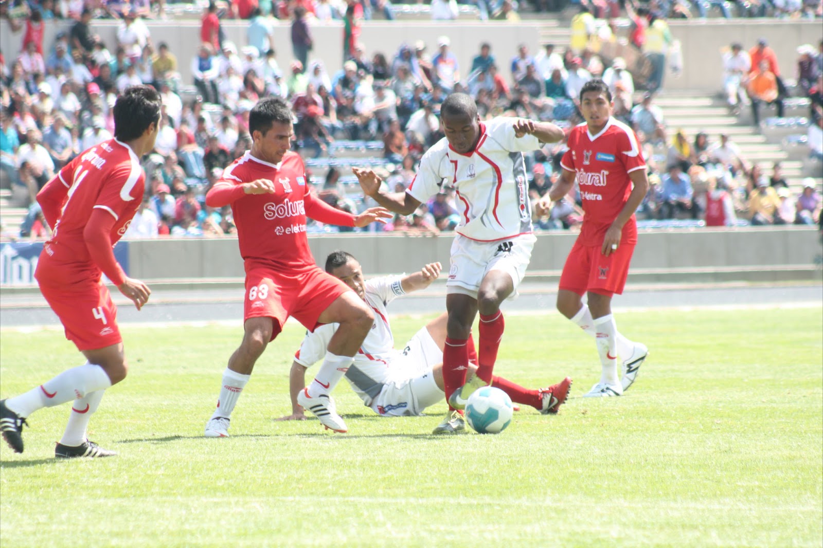 DeporPuebla: LOBOS BUAP RECIBE MORTAL CORNADA DE TOROS NEZA EN CASA