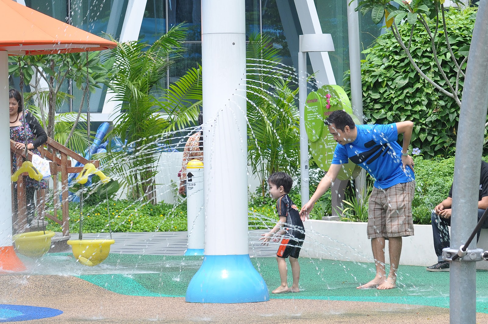 Hendrik's Blog: Water Play Is Fun =)