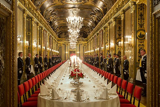 A PLACE AT THE ROYAL TABLE