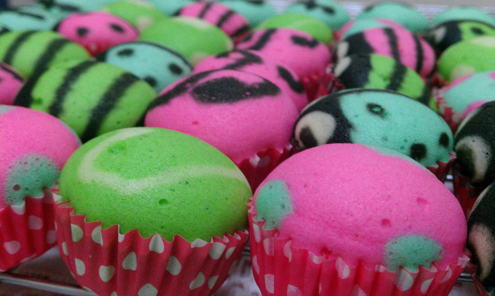 Apam Polkadot J&S Bakery: Apam Word & Muffin Pandan