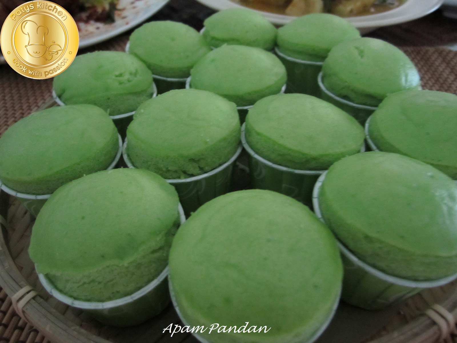 Apam Pandan/ Screwpine Steam Cake by Paty's Kitchen