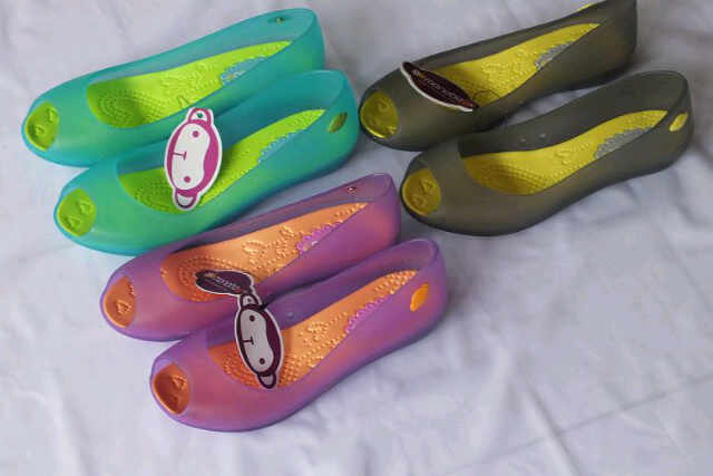 Monobo Shoes and Slipper: Sepatu dan Sandal Monobo Asli Thailand