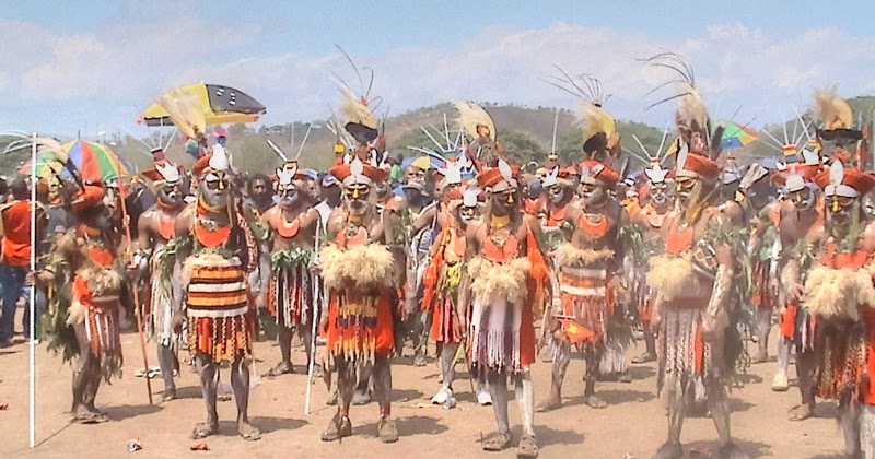 KUALA SKYLAB: PAPUA NEW GUINEA PHOTO. CHAMBRI TRIBE. MIDLE SEPIK RIVER.