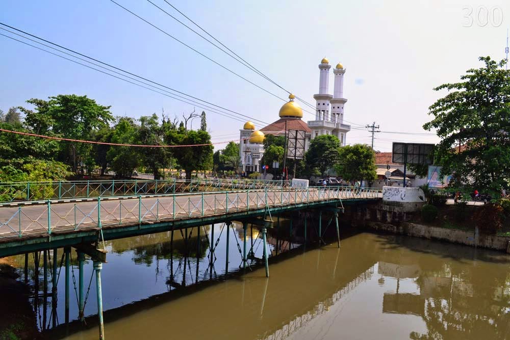 300 Traveling Indonesia: Pekalongan, Loji, dan Nelayan (Part 1)