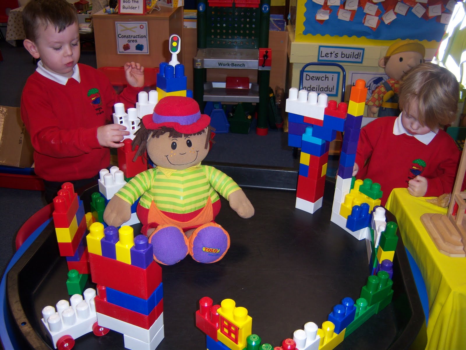 Ysgol Y Tywyn: Jac a'r goeden ffa/Jack and the beanstalk