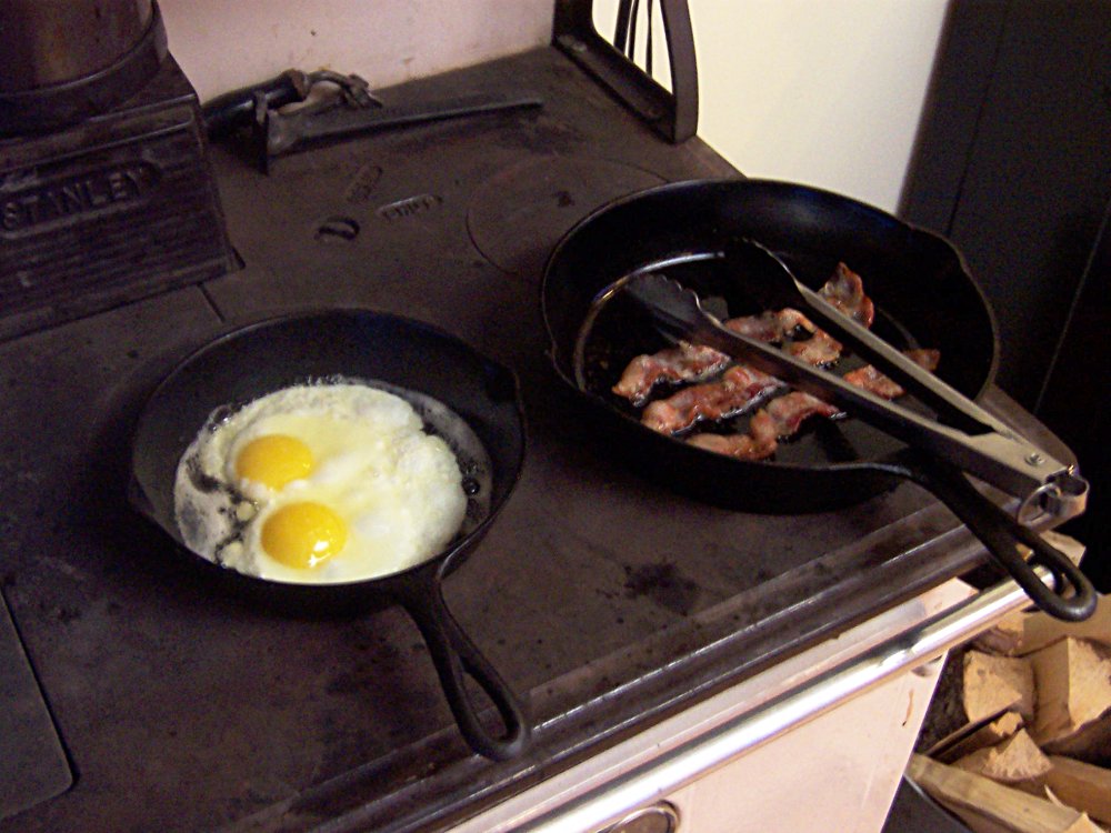 The Chew: huevos over easy