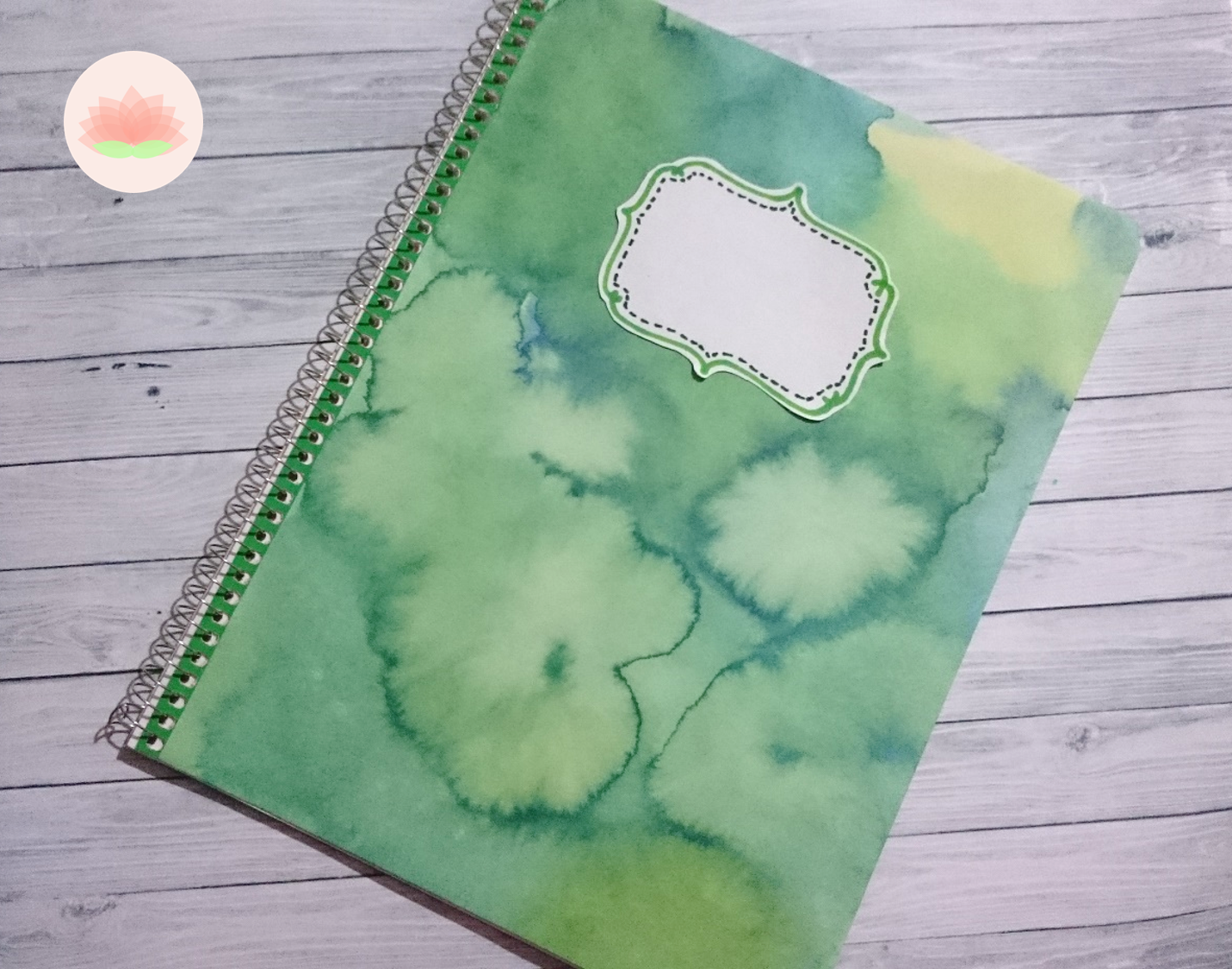 Decorar Cuadernos de un solo color - The White Curl