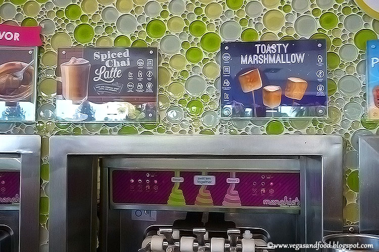 fro-yo cakes at Menchie's in Encino - Vegas and Food