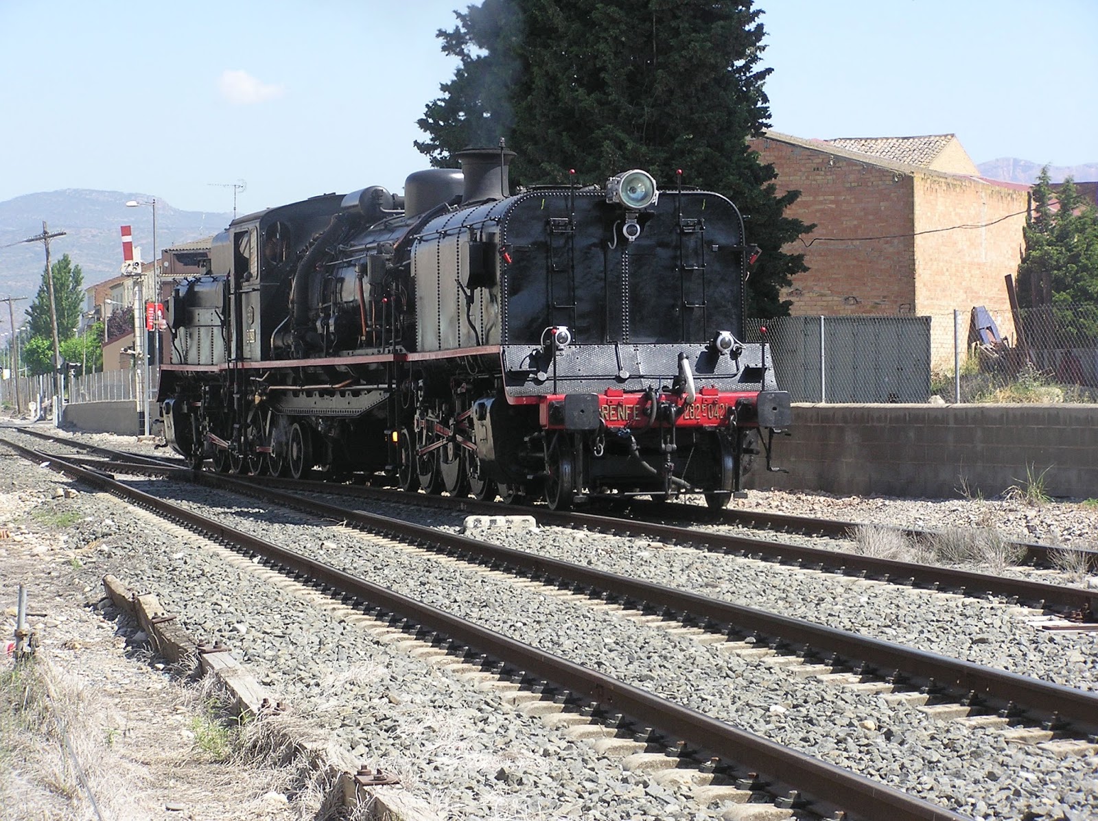 Rails sense fronteres: ARMF - 282F-0421 “Garrafeta”