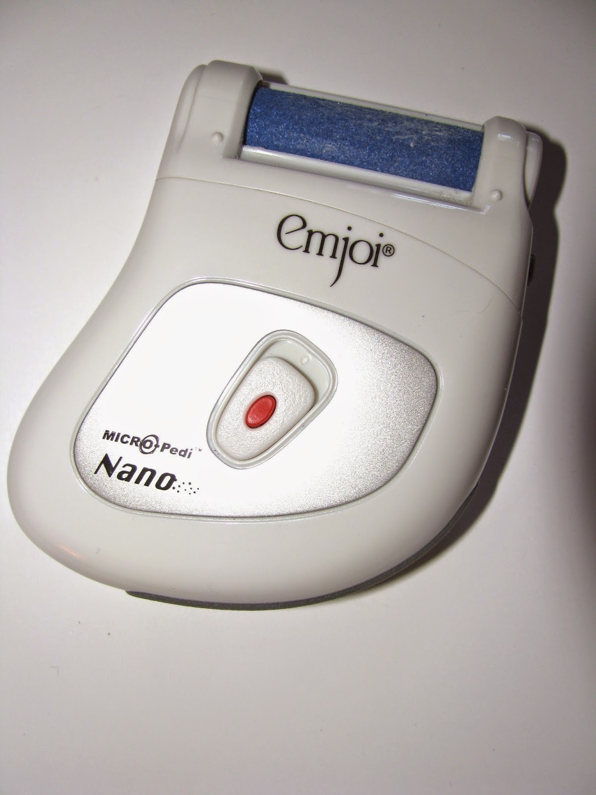 The Beauty Alchemist: Emjoi Micro Pedi Nano -Portable Pedi Tool