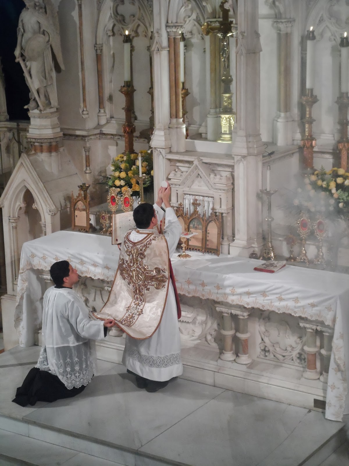 Traditional † Catholicism: Sunday, February 2nd, 2014 - Candlemas and ...