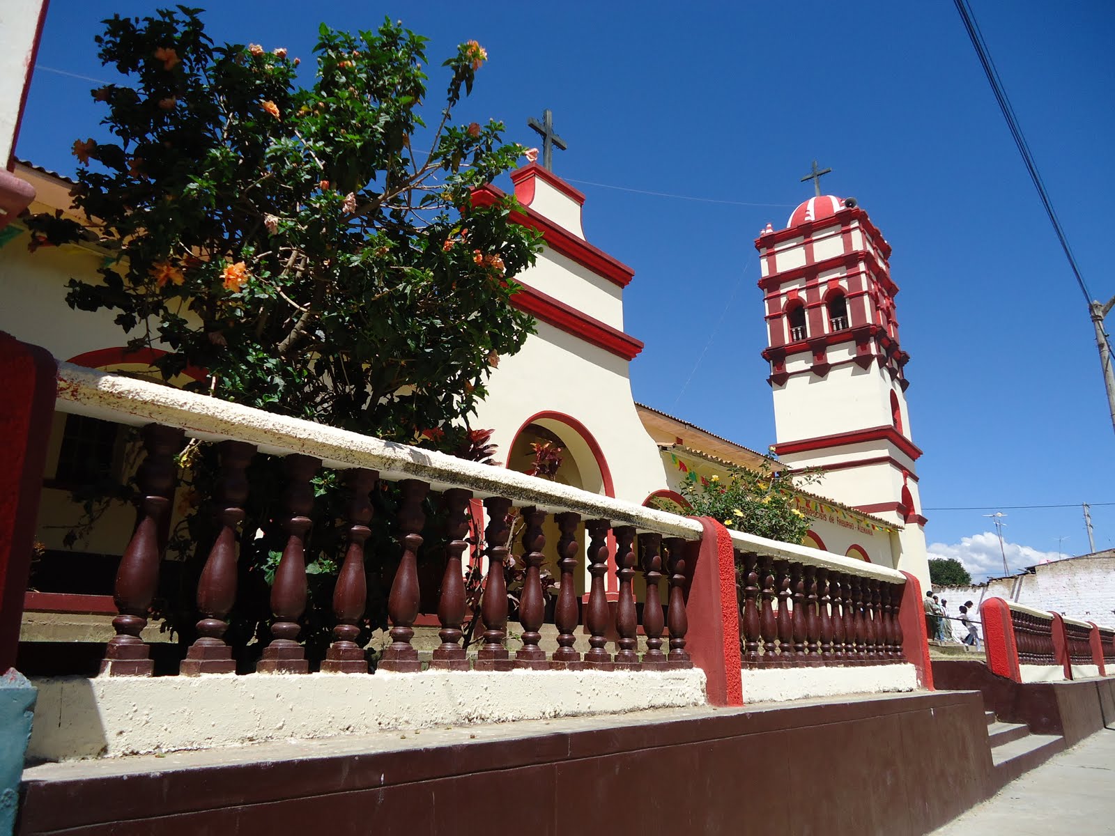 HUÁNUCO FOTOS: IGLESIA DE SANTA MARIA DEL VALLE