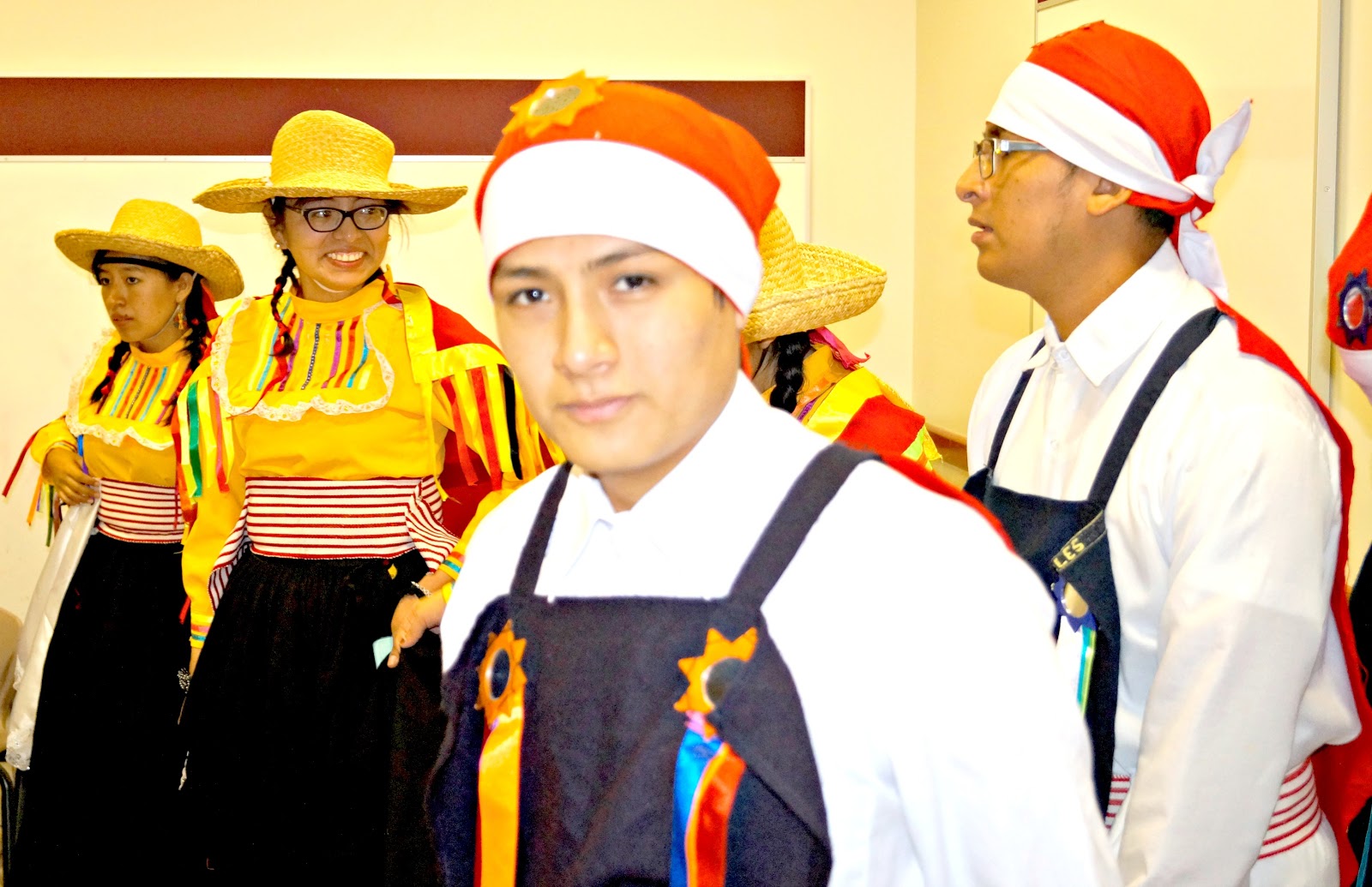 Danzas Folklóricas: Vestuario de Pacasito