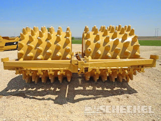 COMPACTION EQUIPMENT: รถบดตีนแกะ หรือรถบดล้อหนาม (Sheepfoot rollers)