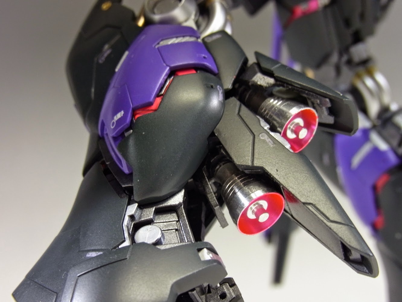 Custom Build: MG 1/100 nu-Gundam "Prototype Psycho Frame"