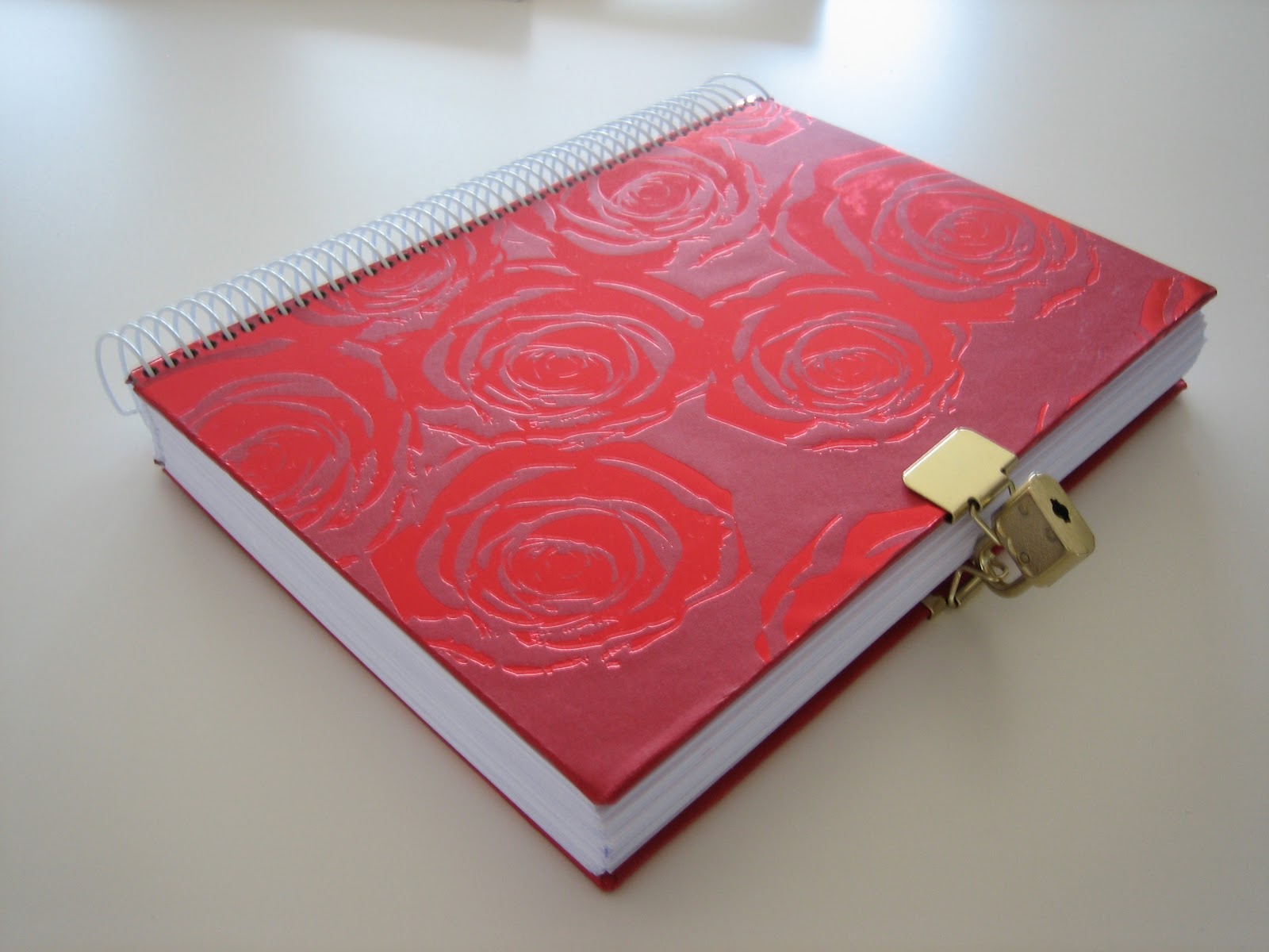 retrat-arte-portraits: HOW TO MAKE A CUSTOMIZED DIARY