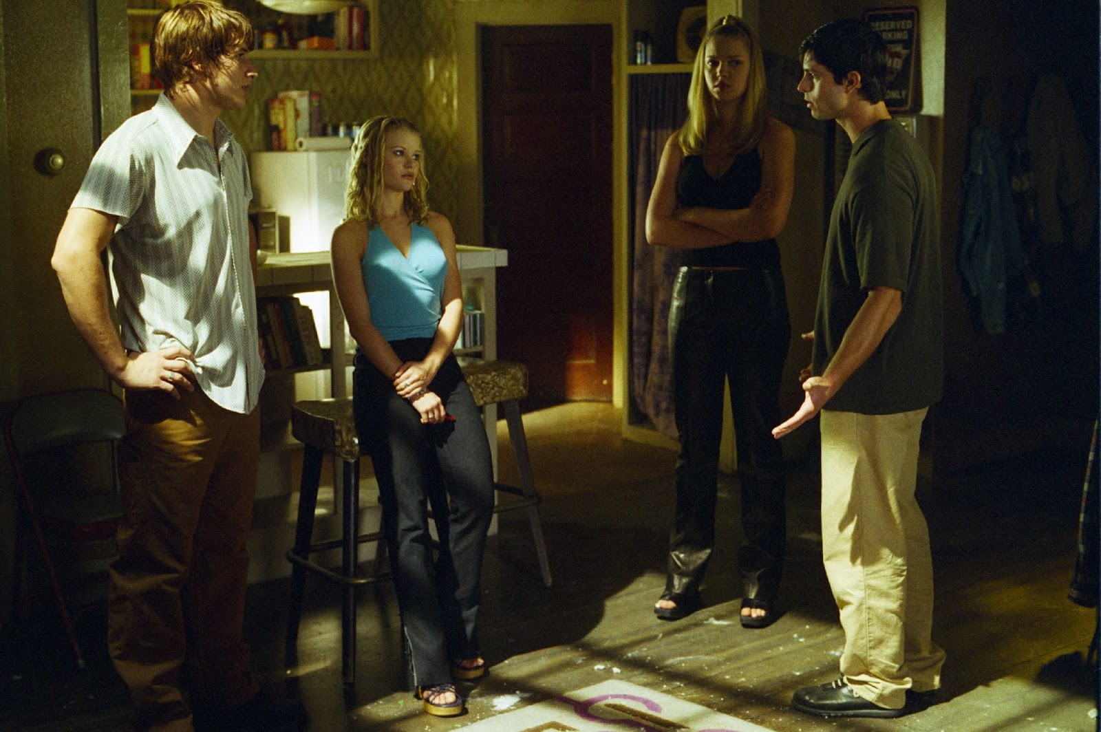 Doux Reviews: Roswell: Season Two, Part One