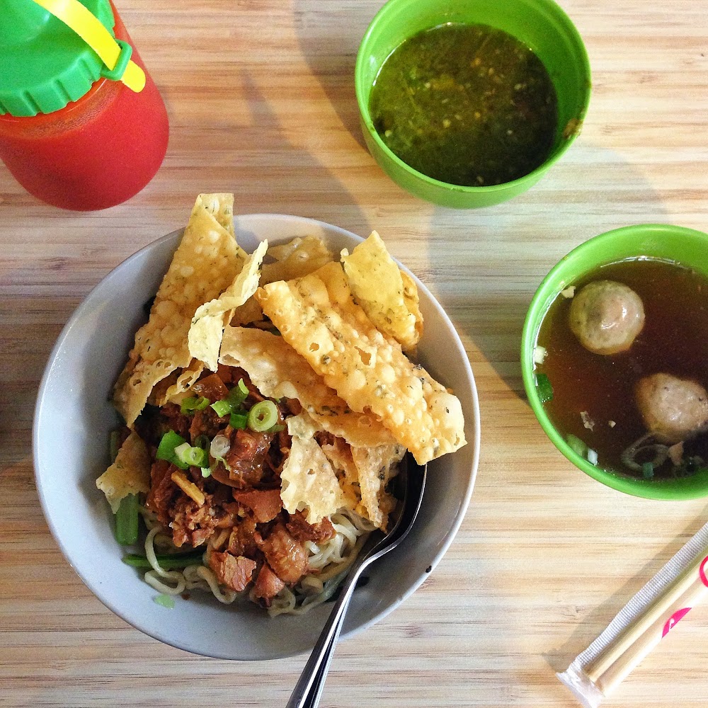 Kuliner Bogor: Sop Buah Pak Ewok | HeyTheresia - Indonesian Food ...