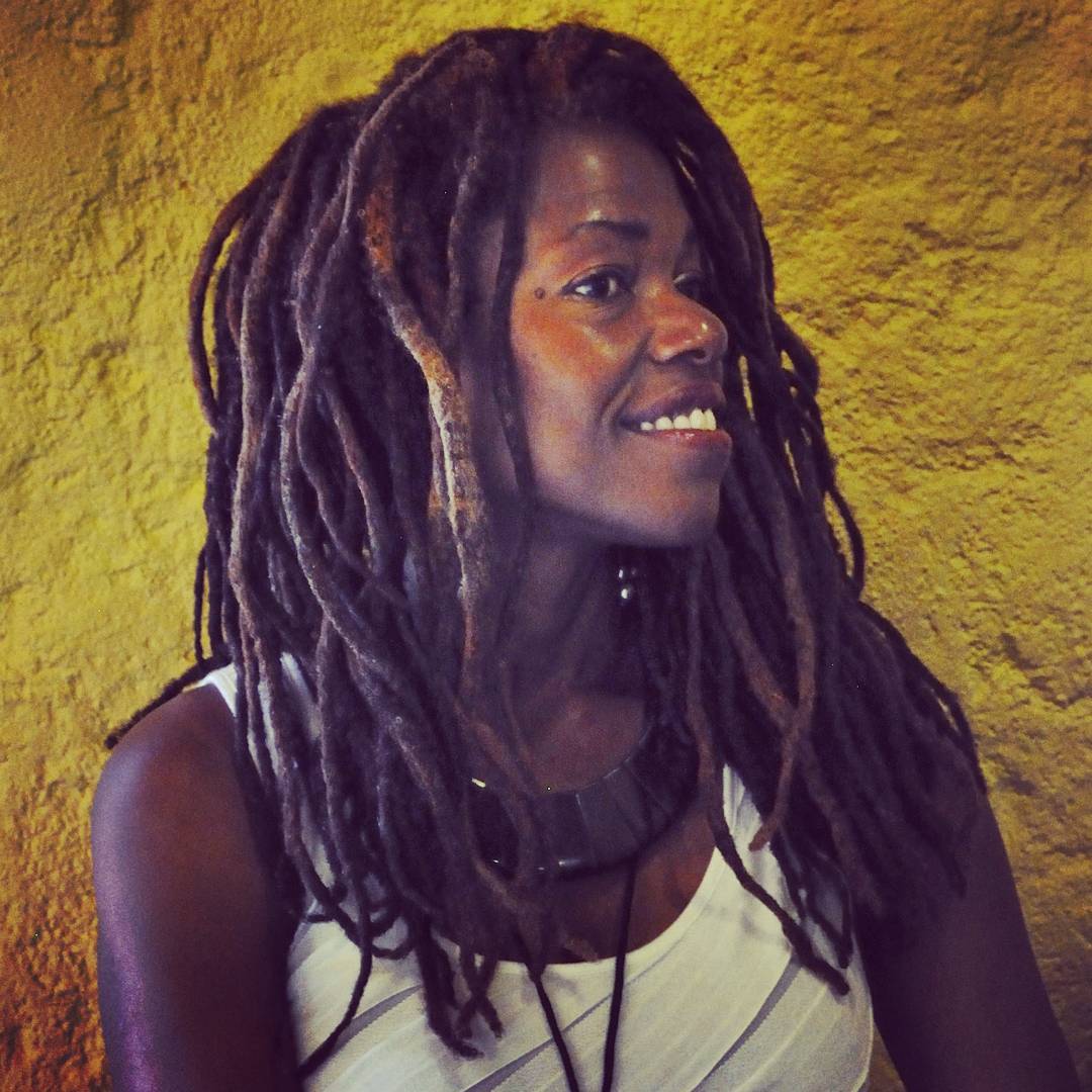 On The Other Side Of The Eye: Author Spotlight: Lisa Teasley