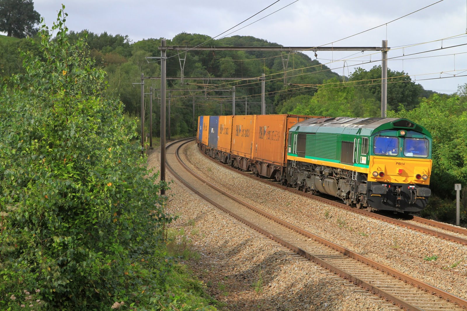 Spoorwegfotografie in België en omstreken: Nieuwe goederentrein met een ...