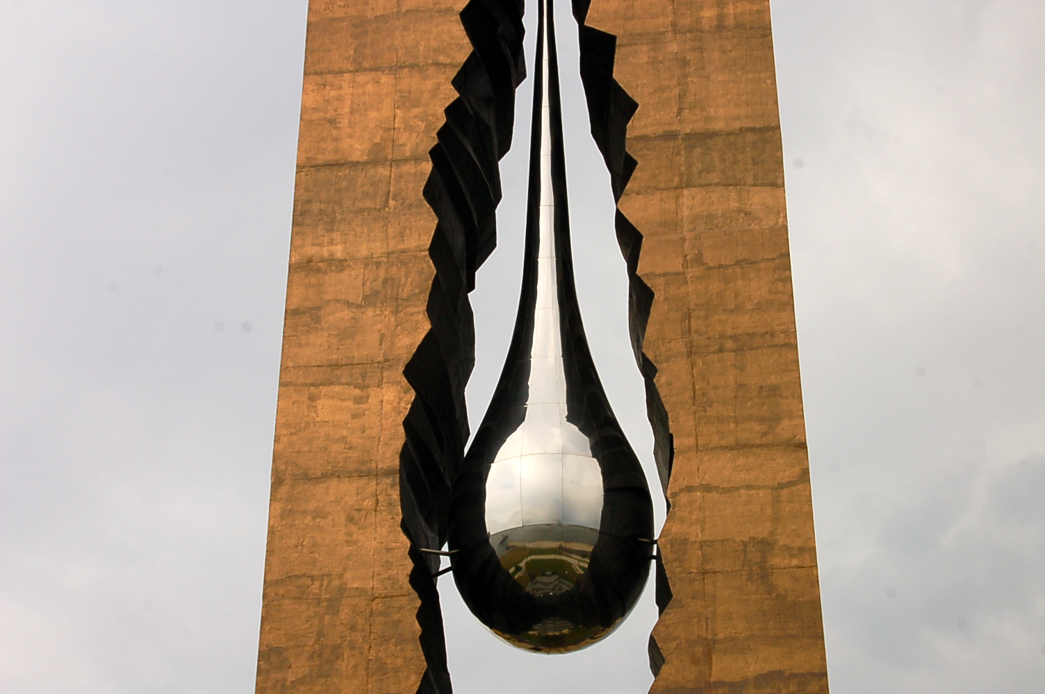 Gino & Leslie: Sculpture Obsessed Siblings: Zurab Tsereteli. "To the ...