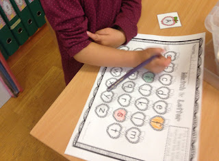 Mrs Anna's Room : Apple Themed Centers for Back to School - FREEBIE ...