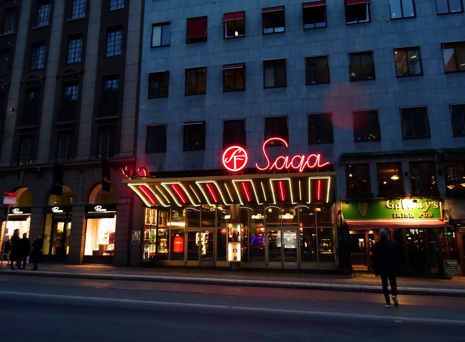 Elokuvateattereita: Saga