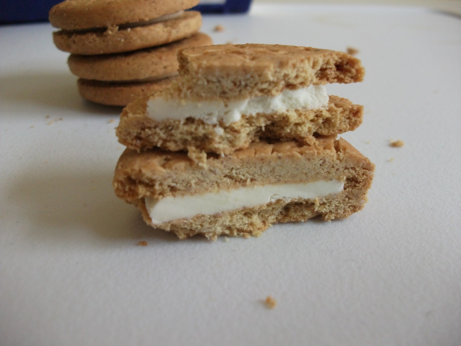 McVitie's Lemon & Vanilla Cheesecake Digestives Creams