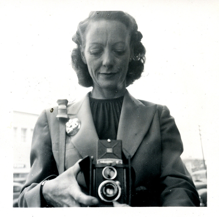 30 Interesting Found Snapshots Capture Women With Their Cameras in the ...