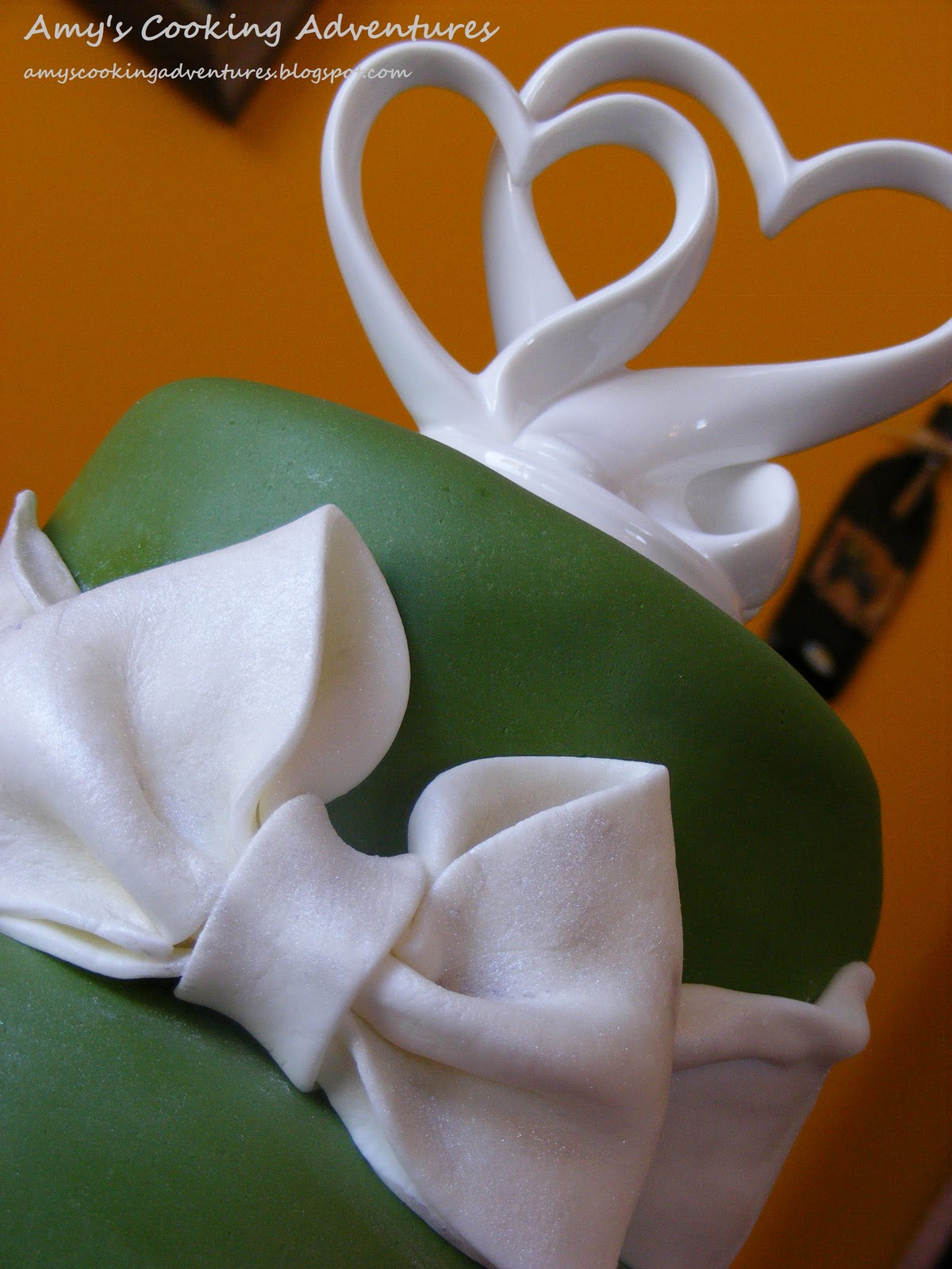 Beautiful Bow Wedding Cake