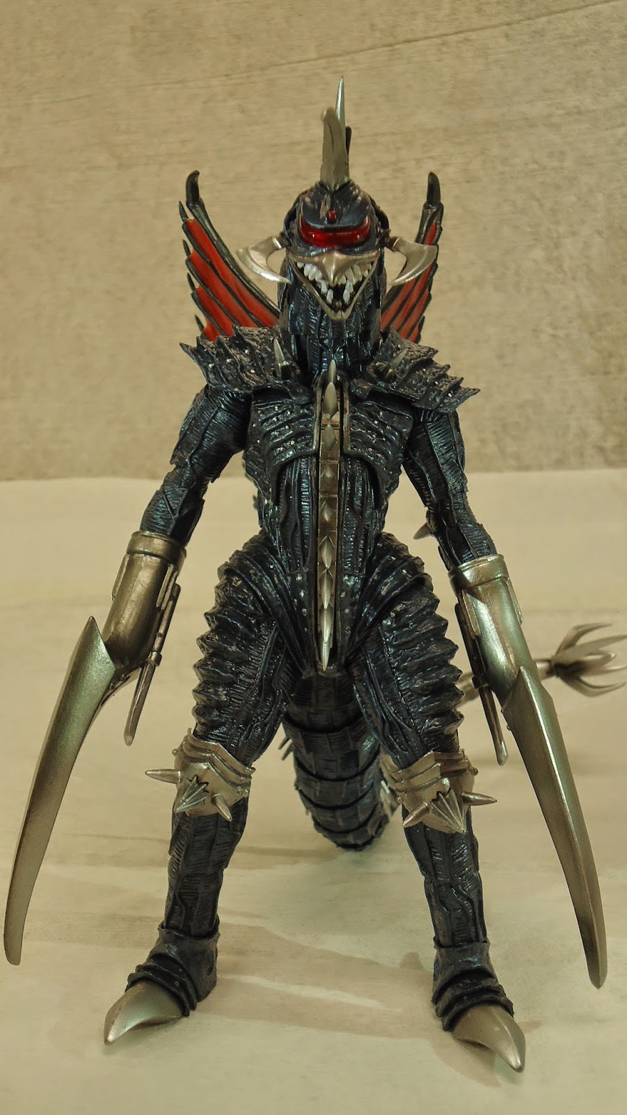 Import Monsters: Review: S.H. Monsterarts Gigan 2004
